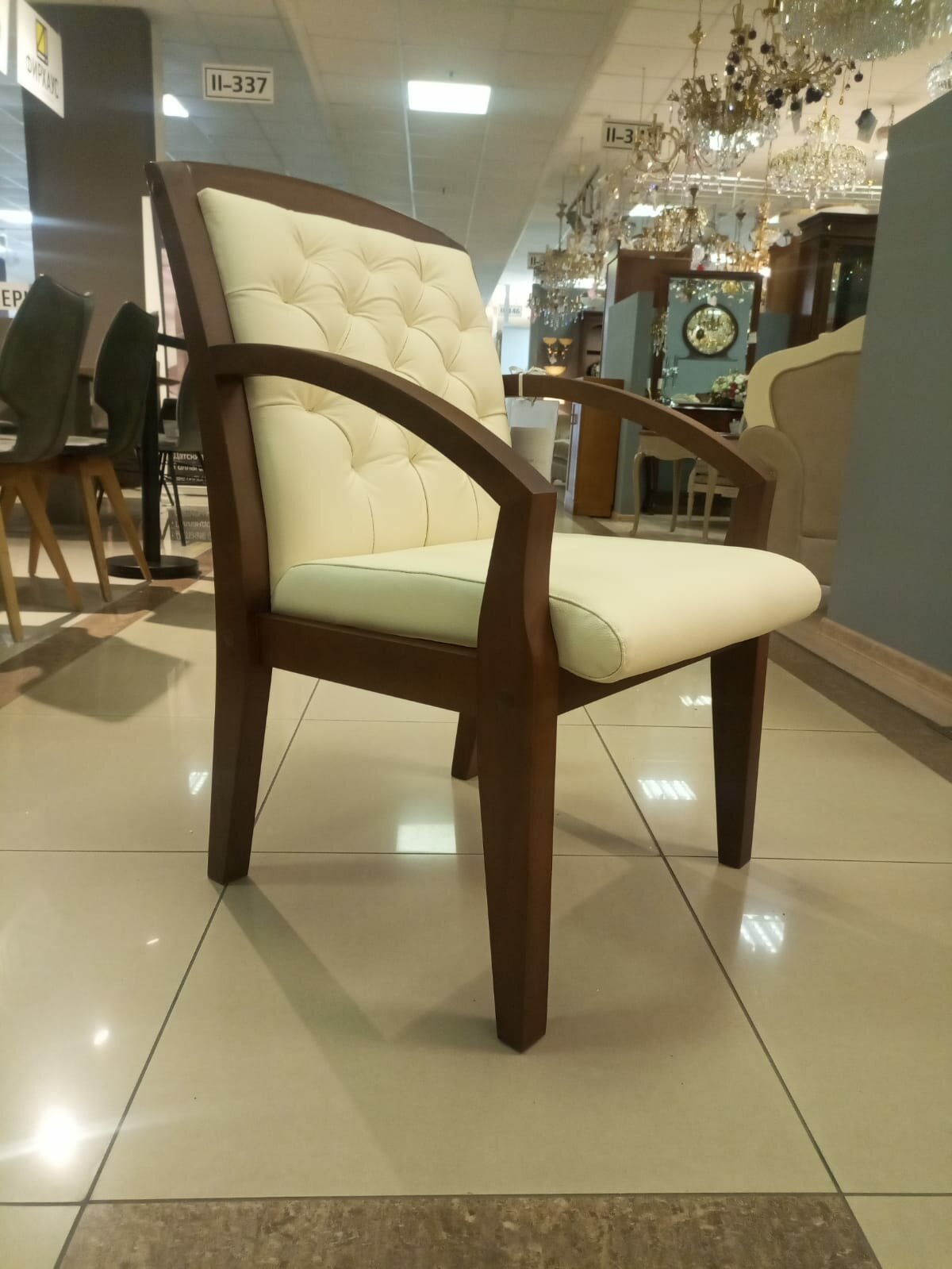 Конференц кресло Ботичелли кожа 1032/дерево