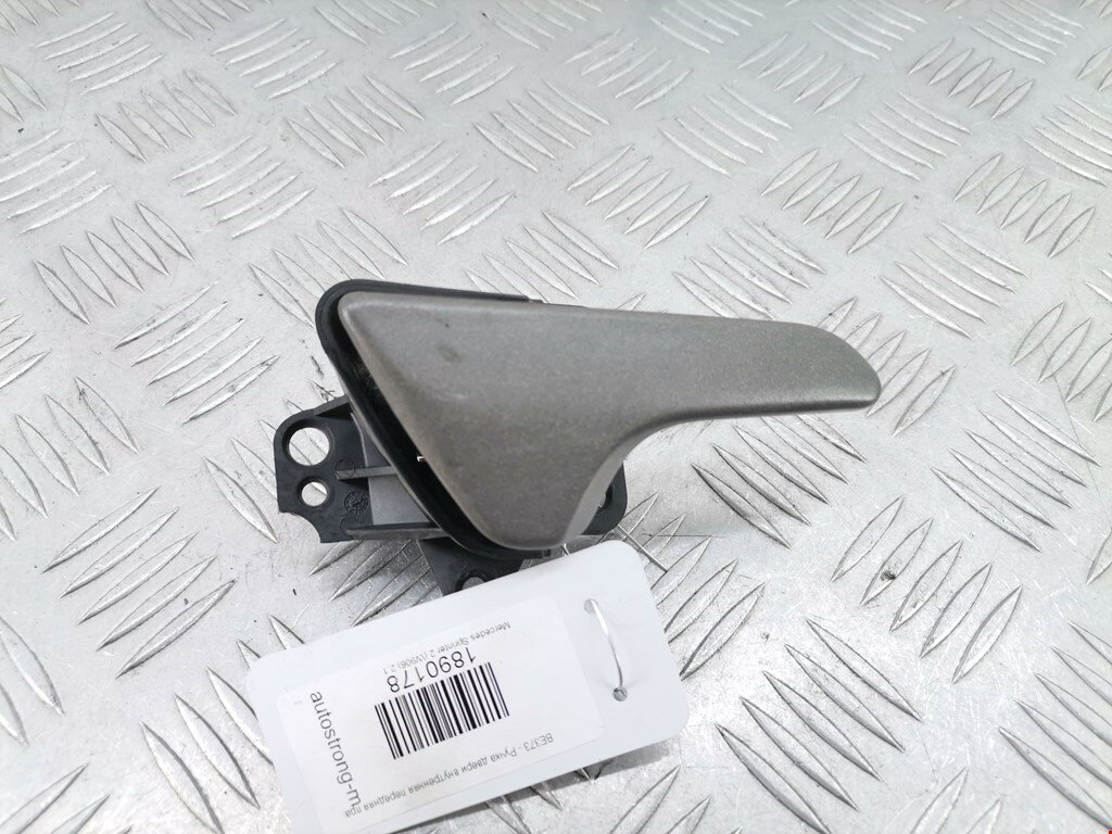 Ручка двери внутренняя передняя правая Mercedes Sprinter 2 (W906) A9067600261 арт. 1890178