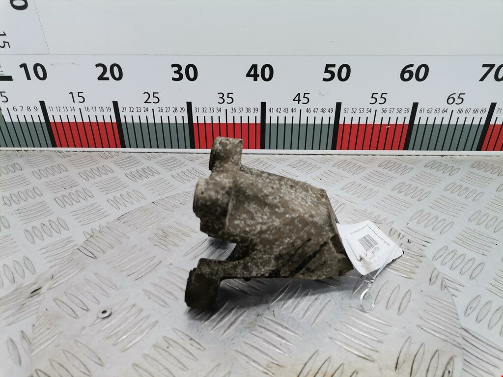 Кронштейн (крепление лапа) двигателя Audi A6 C6 8E0199307AB арт. 1980886