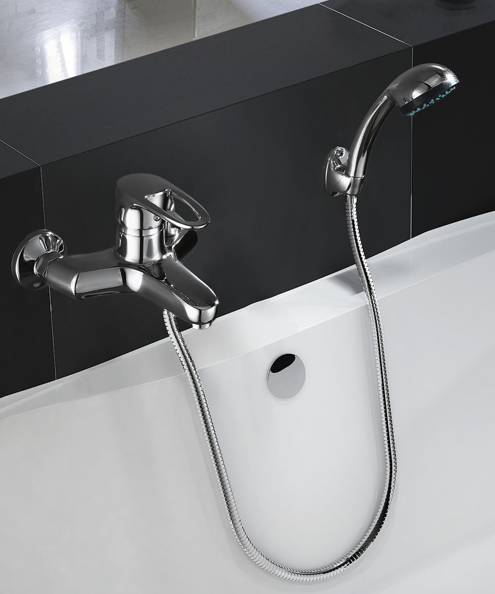 Смеситель для ванны и душа из латуни с лейкой и шлангом H30024 от бренда Hansen цвет хром