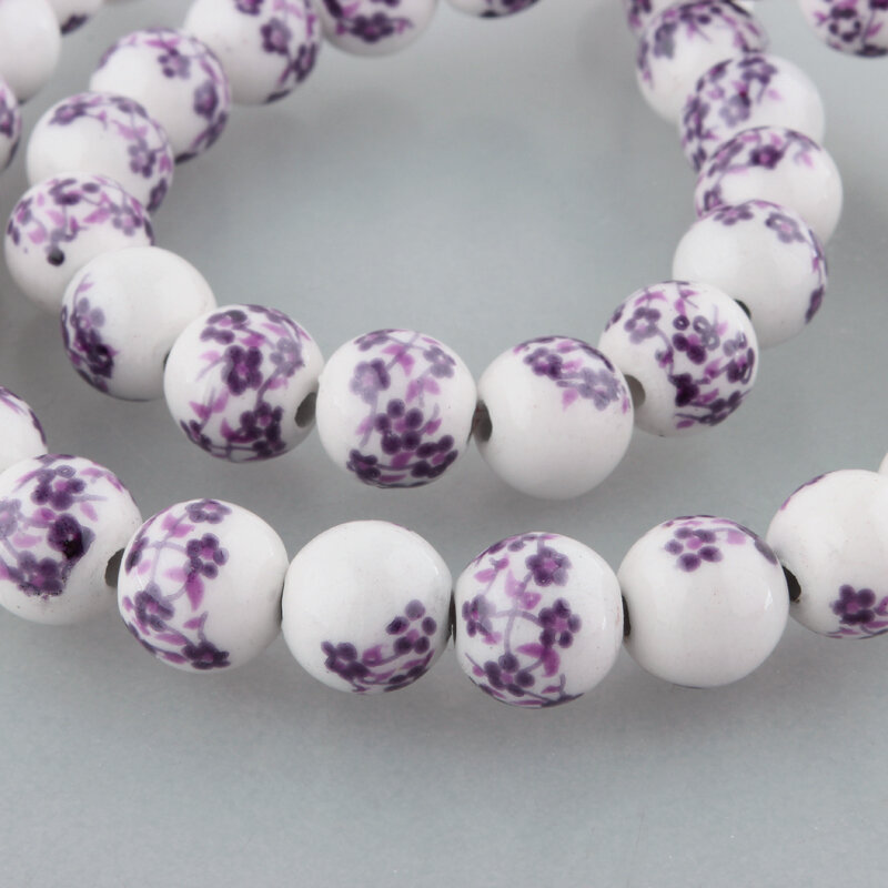 Бусина фарфоровая, 10мм, круглая, белая с фиолетовыми цветами, 13 шт, низка