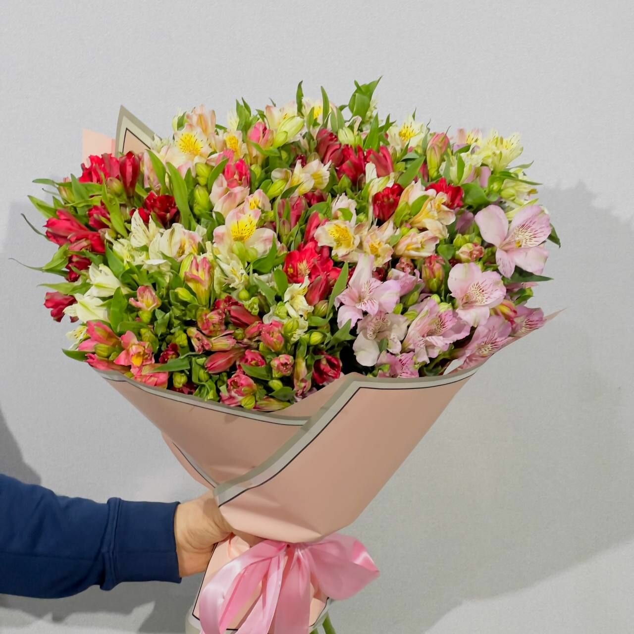 Букет альстромерий 51 шт.