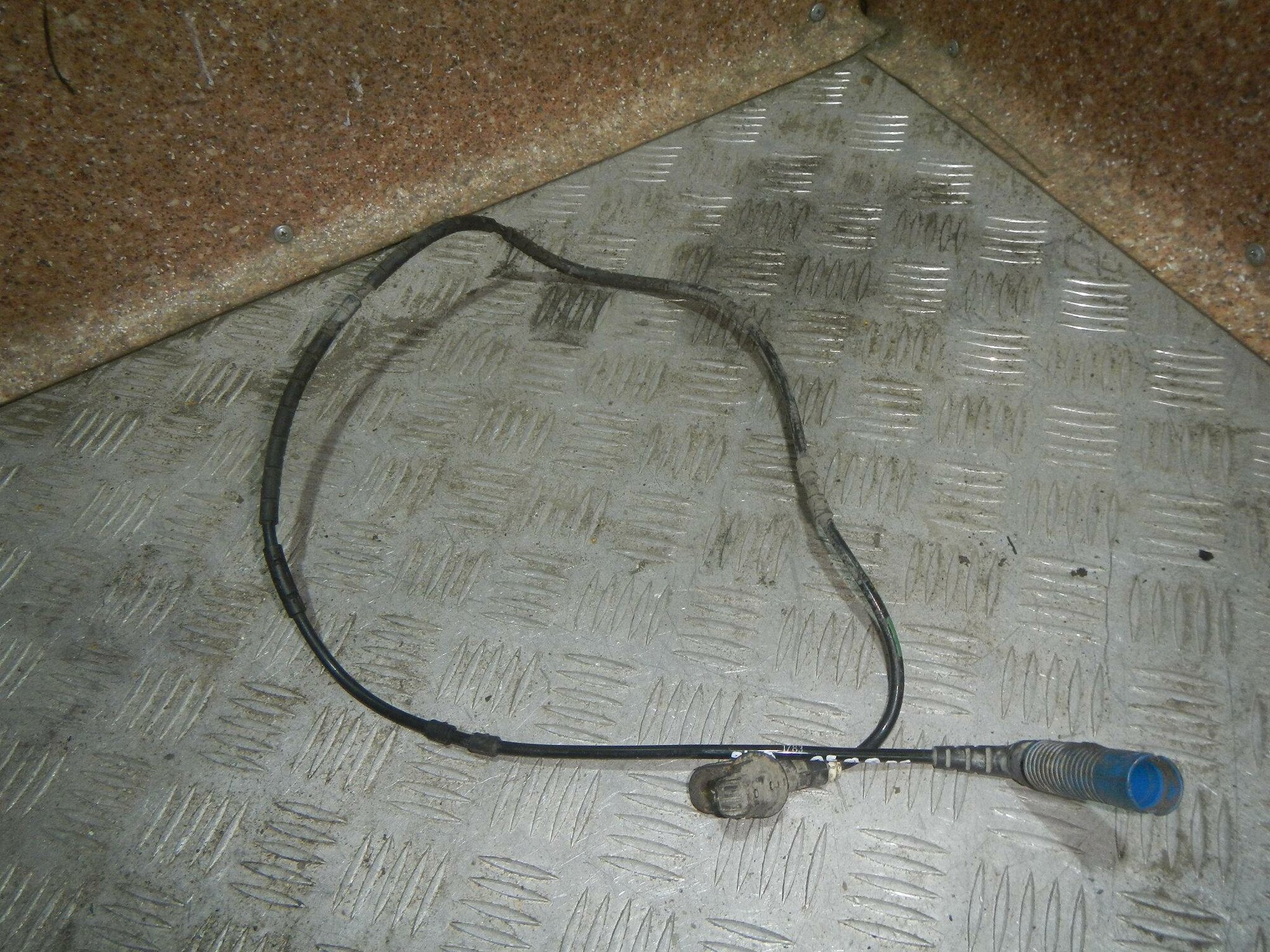 Б/У Датчик ABS задний, BMW (БМВ)-3 (E46) (98-05) BMW 3 (E46) (98-05) правый Без повреждений 368630 BMW арт. 34526752683