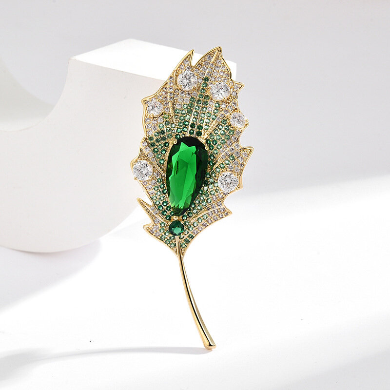 Брошь, циркон