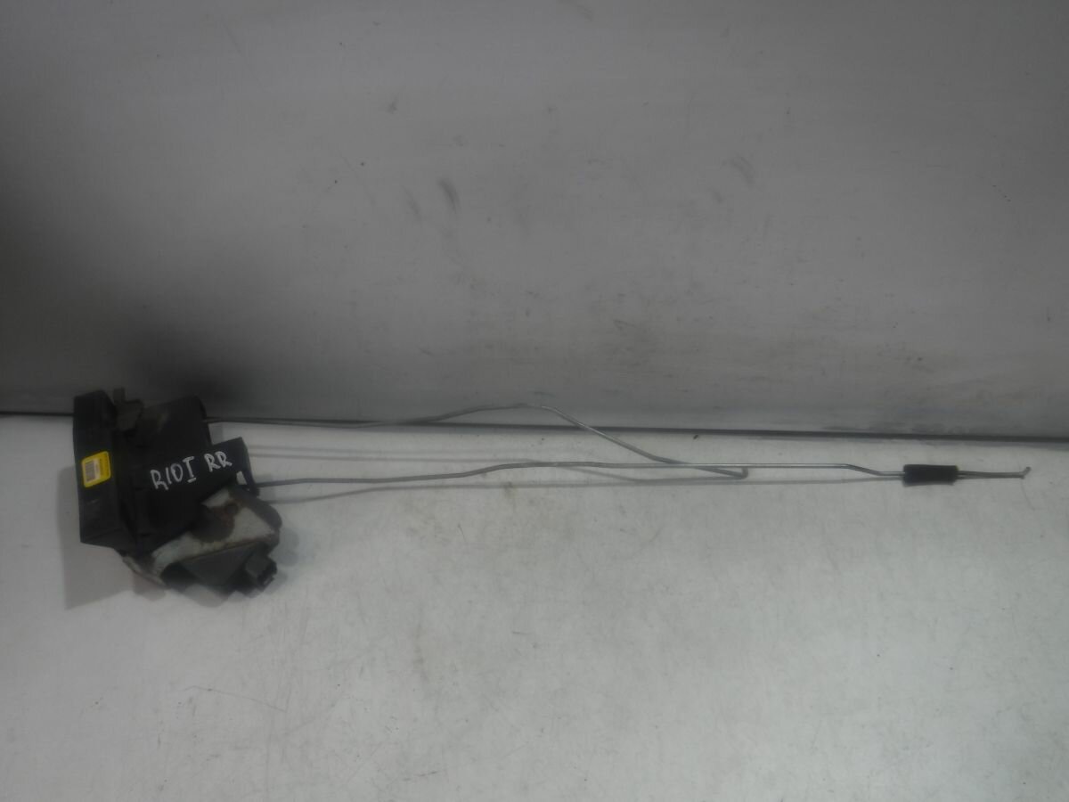 Замок двери задней правой Kia Rio I (1999—2002) 81420FD100