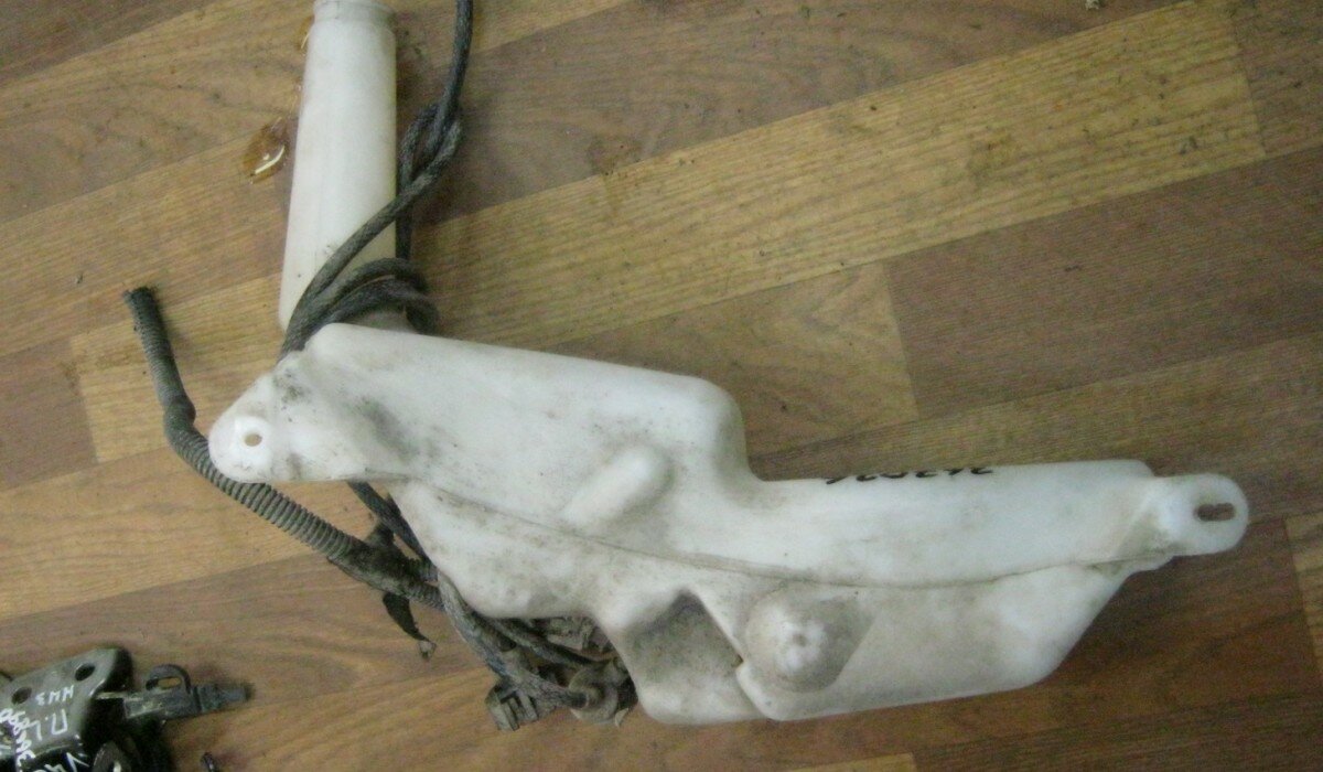 Бачок омывателя Zafira (F75) Opel 90589332