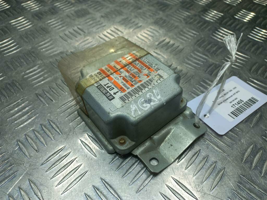 Блок управления SRS (AIR BAG) Б/У для SUZUKI JIMNY III рестайлинг (2005—2012) 3891081AD0