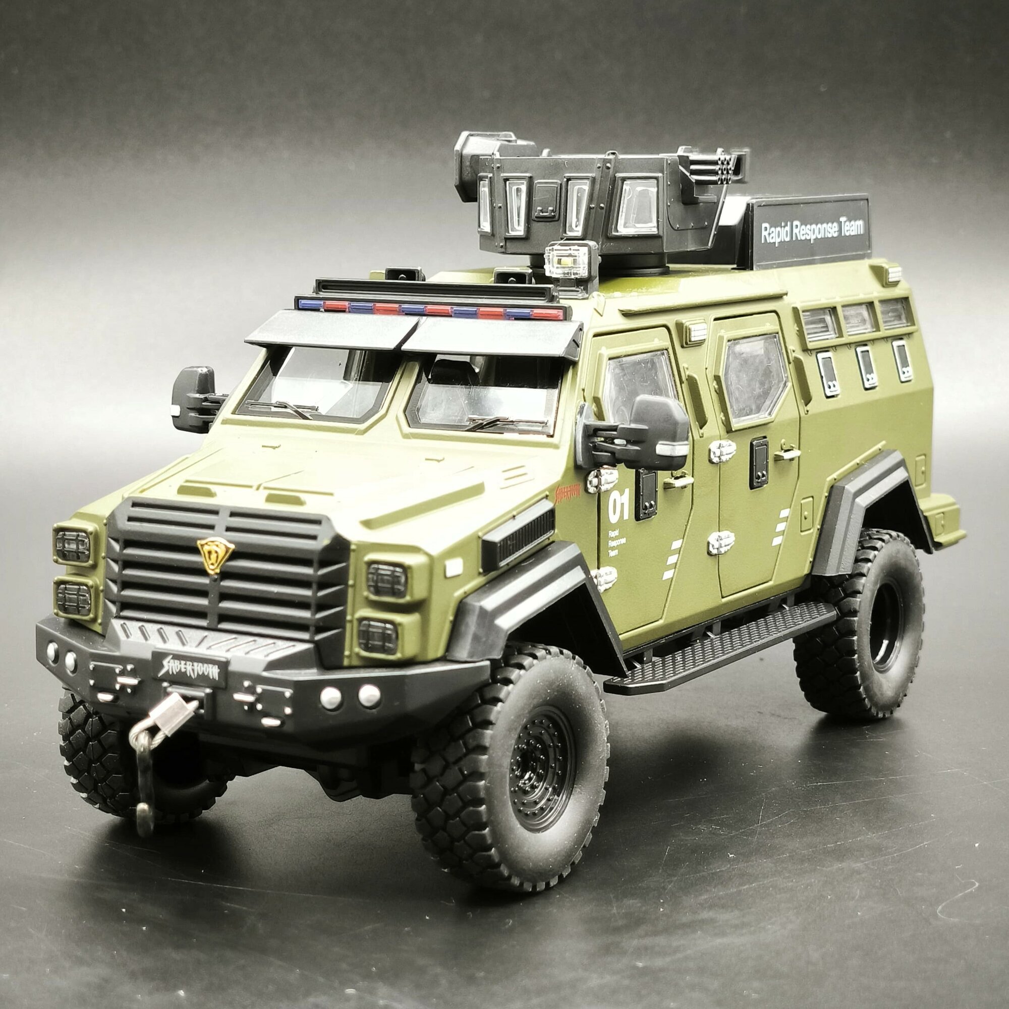 Металлическая модель Бронеавтомобиля с световым и звуковым сопровождением. Масштаб 1:24