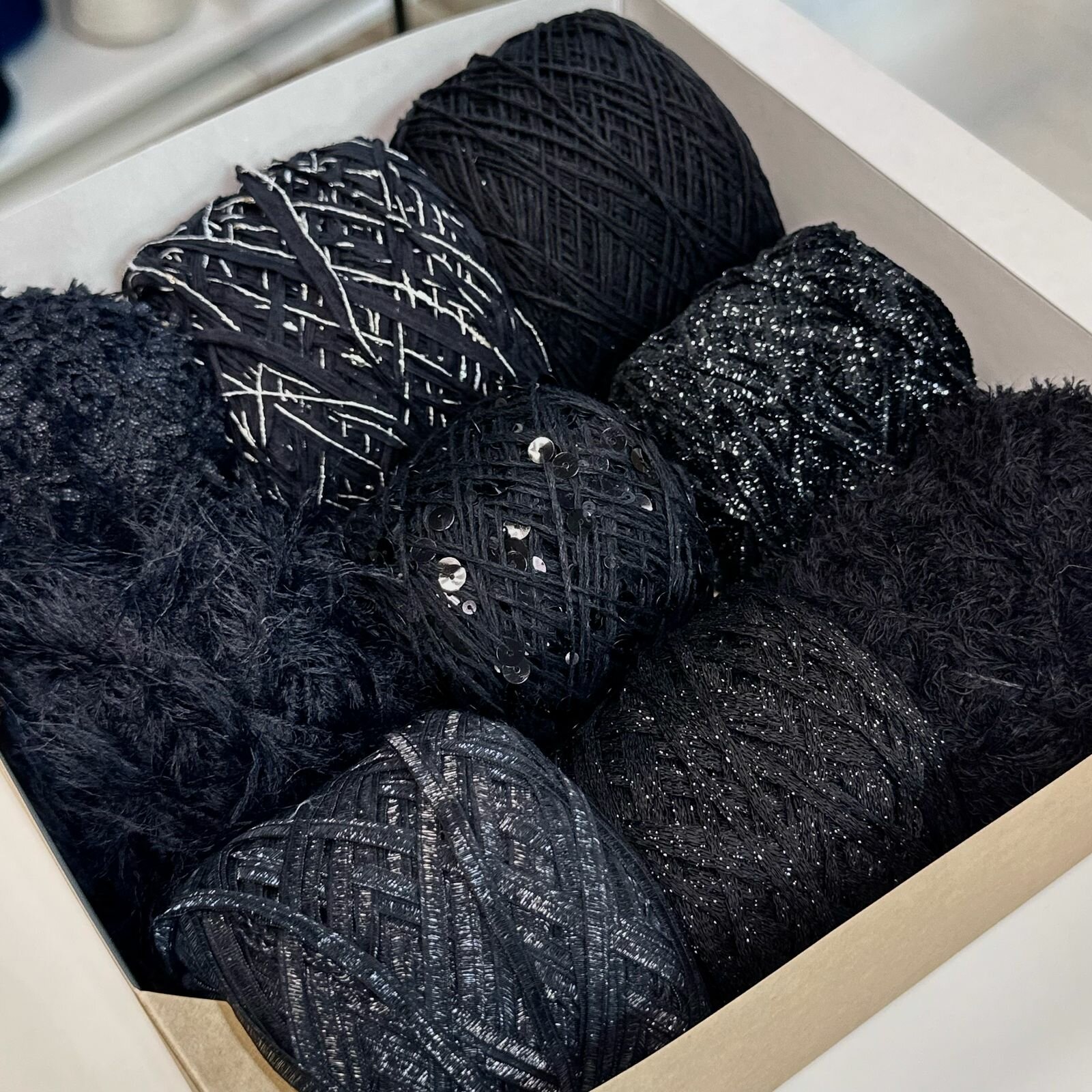 Набор итальянской фантазийной пряжи с перьями для футболки, джемпера