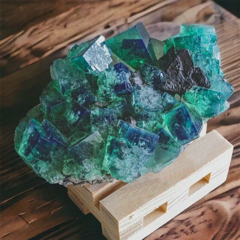 Друза зеленый Флюорит , натуральный камень, вес 300-400 гр