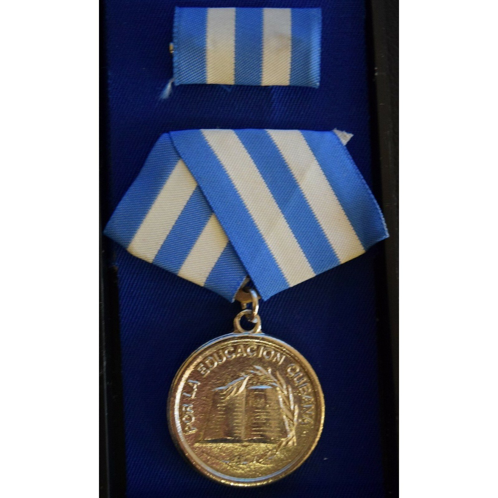 Знак отличия Куба "За просвещение Кубы II степени"