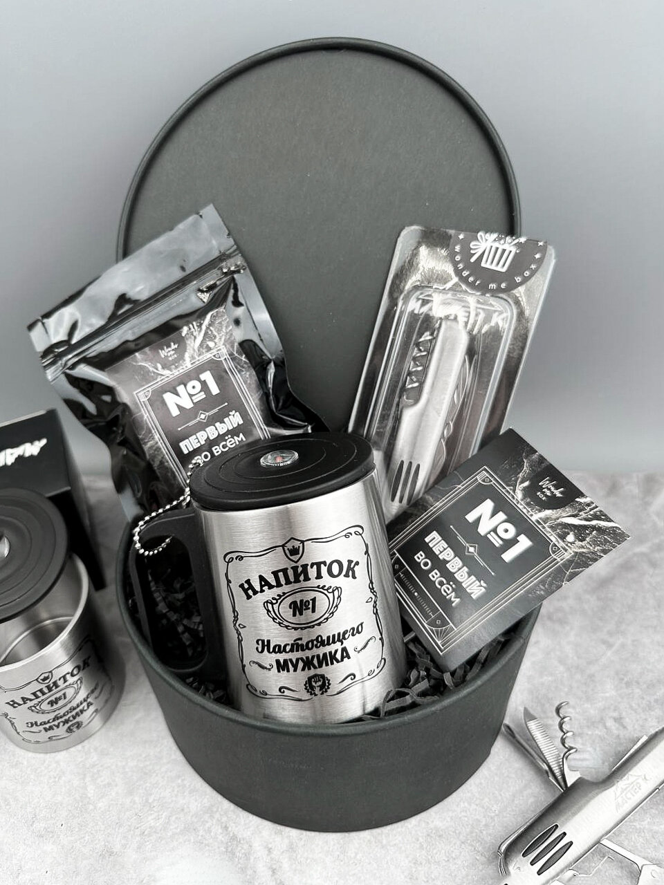 Подарочный набор в шляпной коробке Настоящему мужику Wonder me box / Праздничный оригинальный большой подарок любимому мужчине, парню, другу, папе 23 февраля День рождения