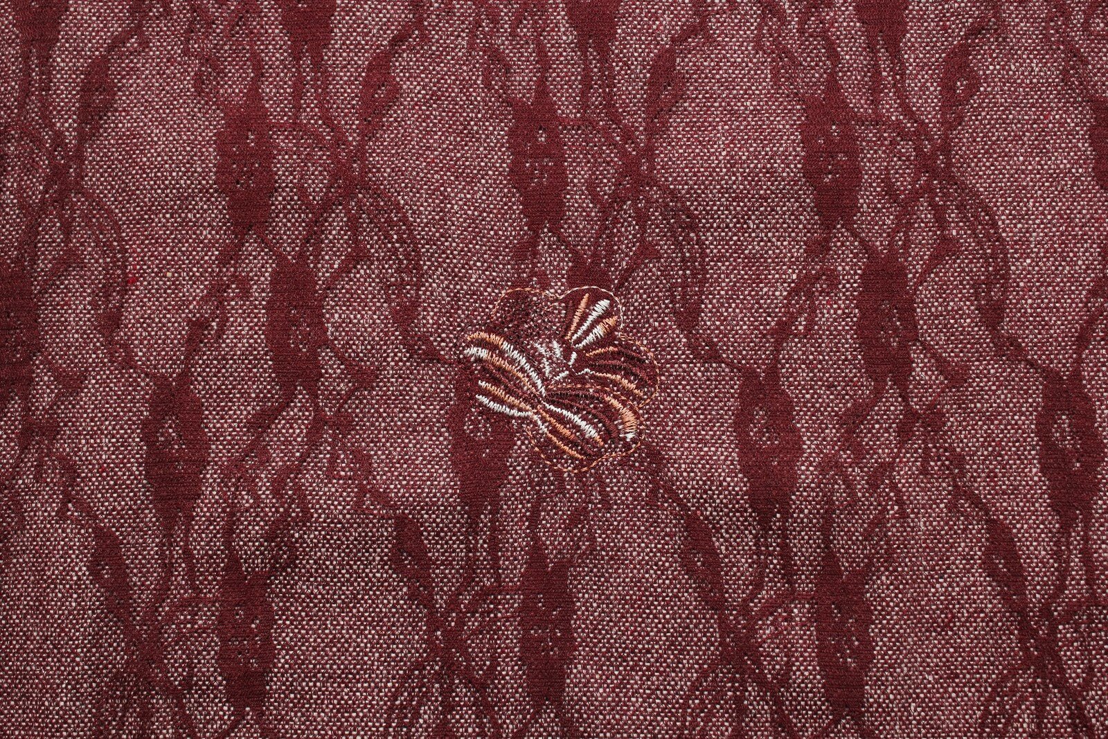 Ткань Твид костюмный вишнёво-белый, тюнингованый кружевным гипюром в тон с вышивкой, ш146см, 0,5 м