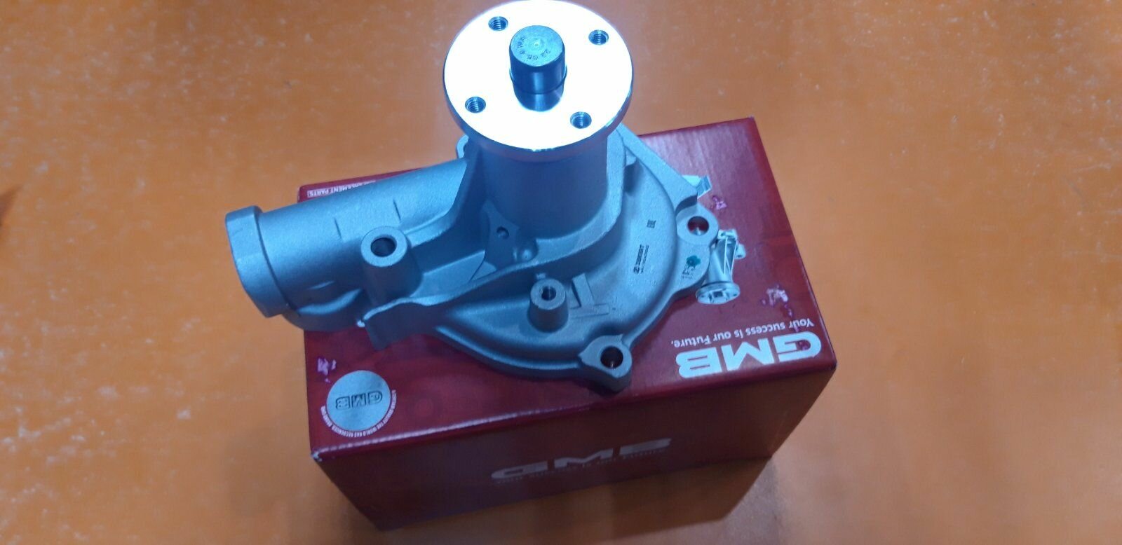 Насос водяной Помпа Грейт Волл Ховер H2 H3 H5 Great Wall Hover H2 H3 H5 бензин 2,0 2,4 GMB Корея отличное качество