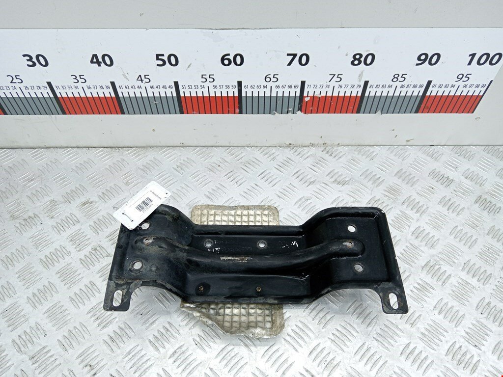 Кронштейн промежуточного вала Land Rover Freelander 2 арт. 2030335