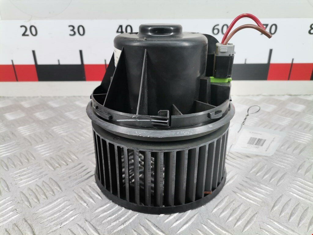 Моторчик печки (вентилятор отопителя) Ford Escape 3 CJ5Z17508B арт. 1717390