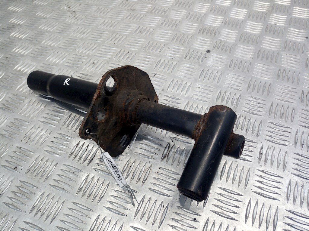 Отбойник бампера передний правый BMW 7-Series (E38) 51118125316 арт. 530695