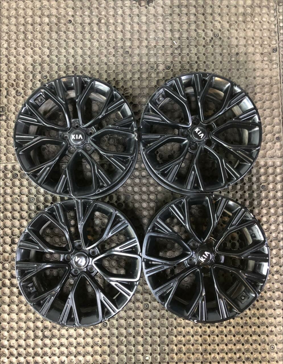 Колесные диски Kia 19x8.5 PCD 5x114.3 D67.1 ET46 (оригинал)