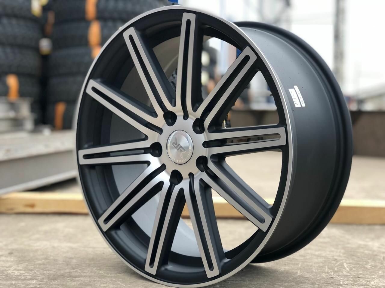 Диски автомобильные RR CSS7103 18*8,0 5*114,3 ET40 67,1 B-P/M