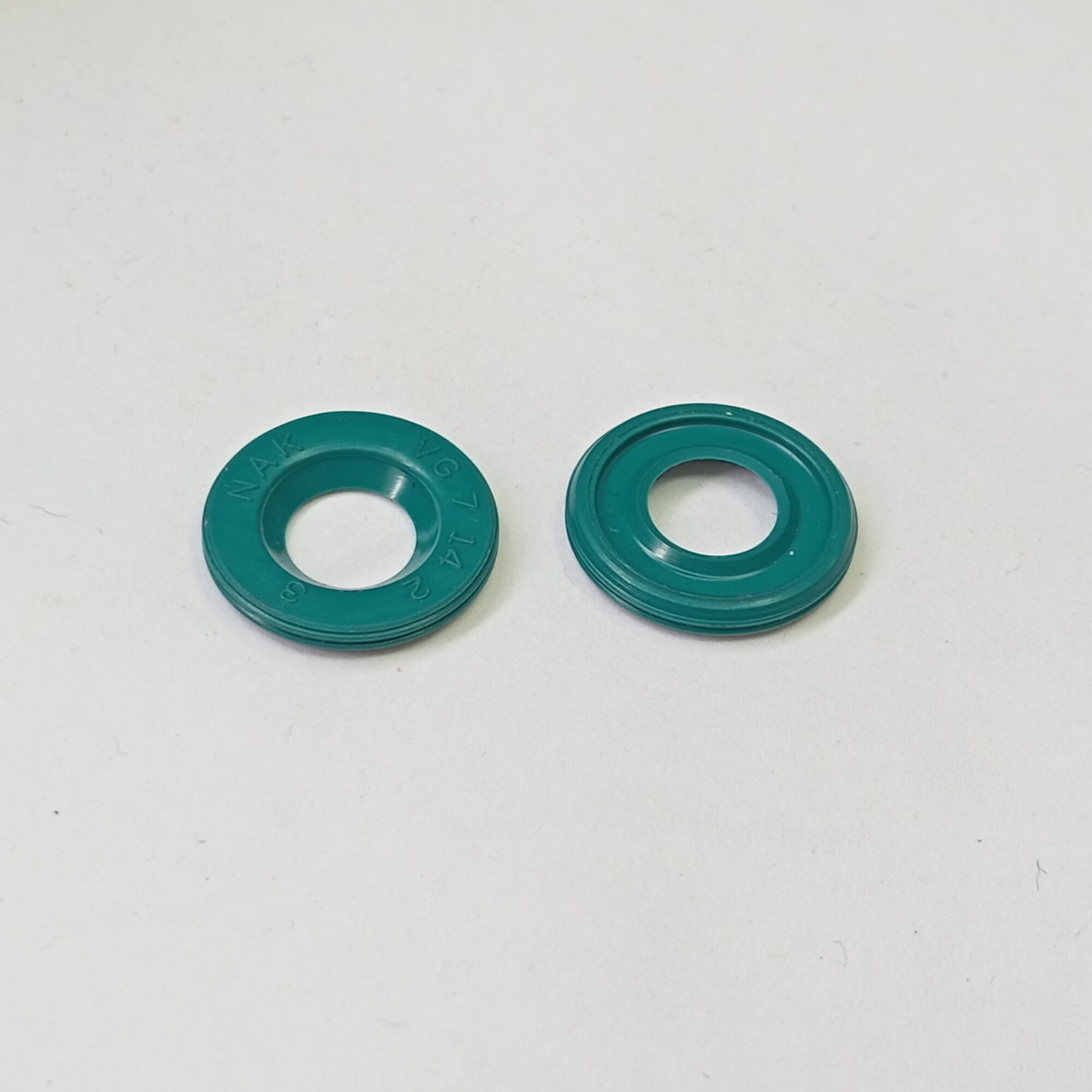 Сальник маслобензостойкий (манжета армированная) 7x14x2 VG NBR-70-G-01B/C NAK