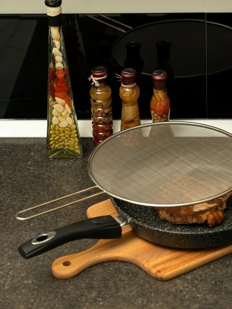 Крышка сетка антижир антиразбрызгиватель с металлической ручкой 29см