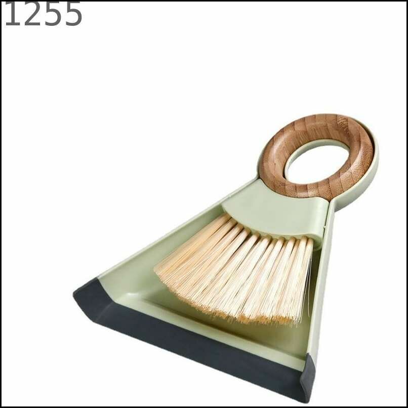 Деревянная ручка, совок, миниатюрный письменный стол, чистящее средство для клавиатуры, щетка для лопаты, веник.