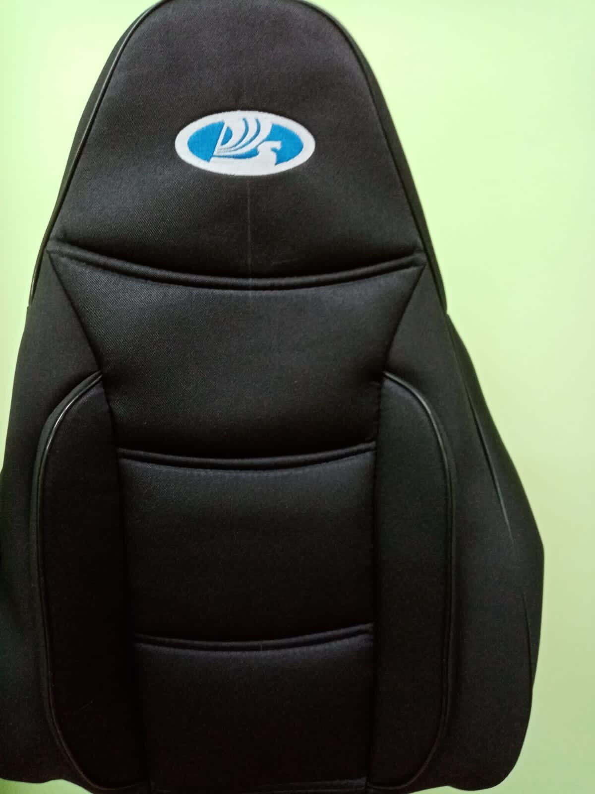 Чехлы для ВАЗ 2190 для Lada Granta 15-18 жаккард/велюр лифтбэк боковая поддержка черные Лидер