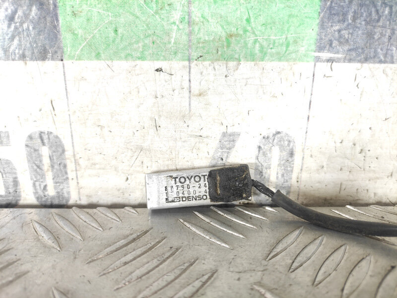 Датчик температуры воздуха TOYOTA Camry v10 8879024040