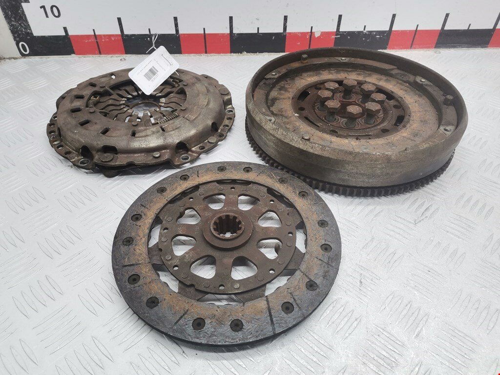Маховик (демпфер сцепления) BMW 3-Series (E36) 21207508409 арт. 1696257