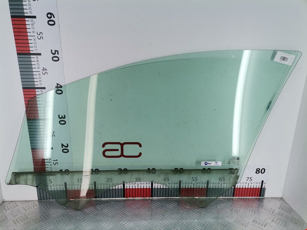 Стекло двери передней правой Opel Astra K 13412496 арт. 1921776