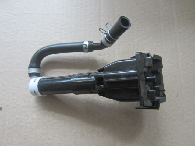 Омыватель фары левый совместим с Outlander XL 2010-2012 8264A137