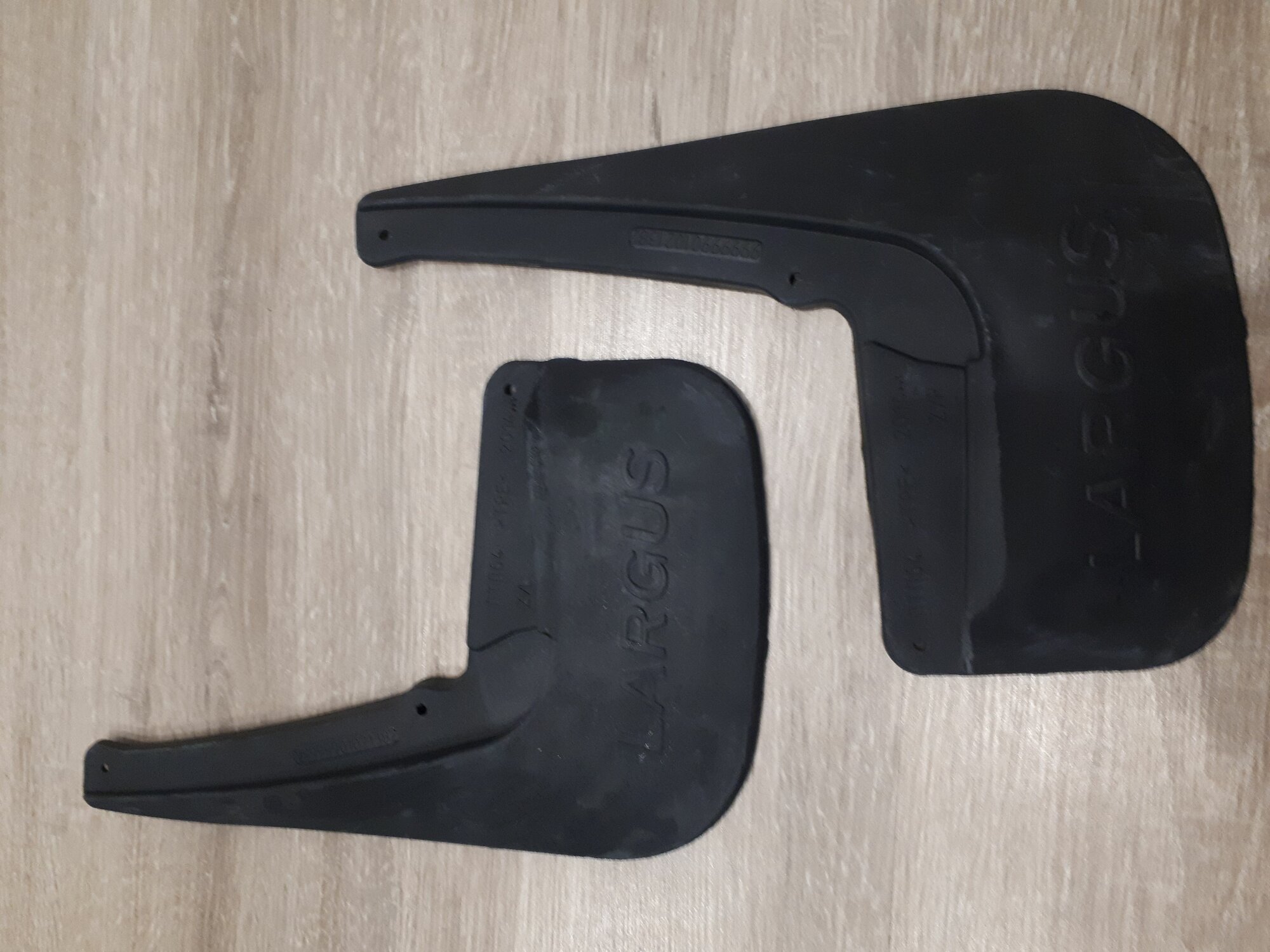 Брызговики задние Ларгус с надписью