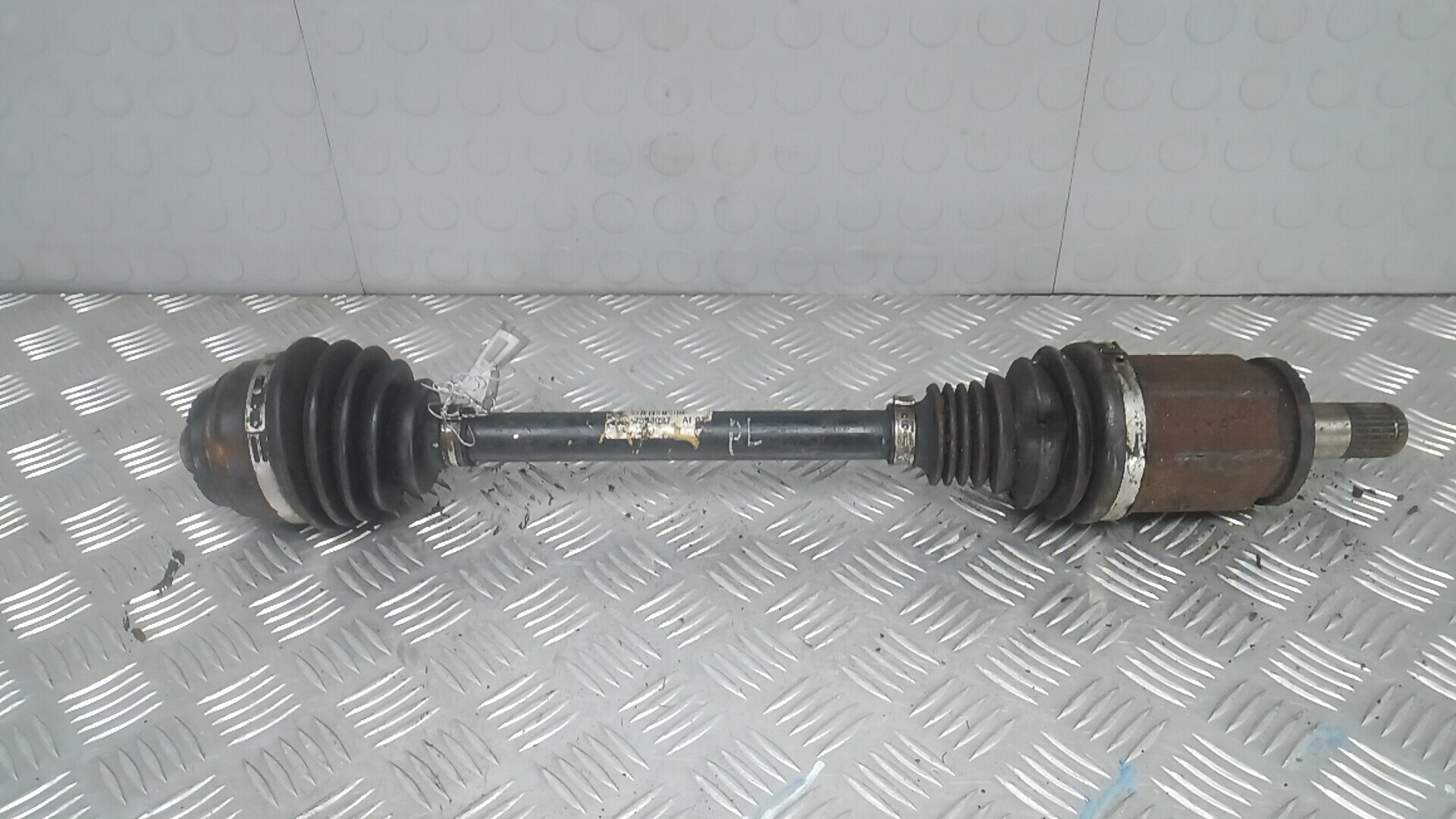Привод передний левый BMW X3 F25, Номер 31608675013, 7598027, 31607619657