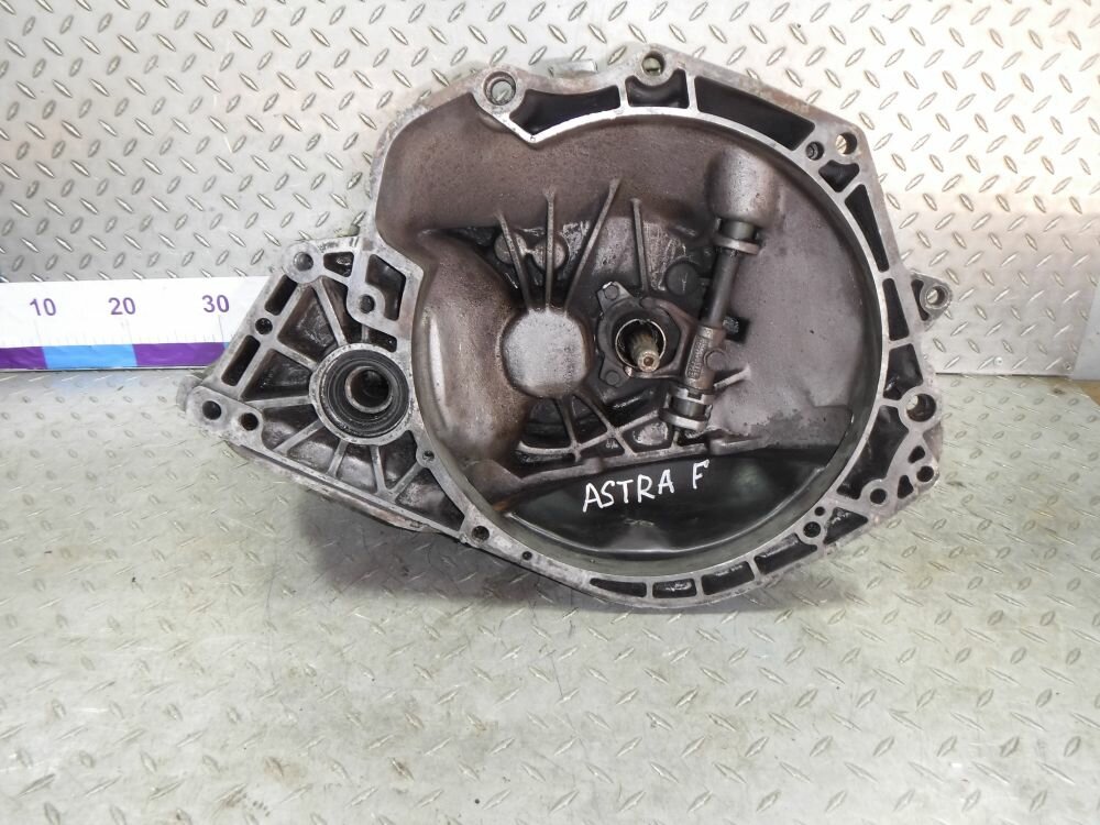 Механическая коробка передач Opel Astra F 90334345