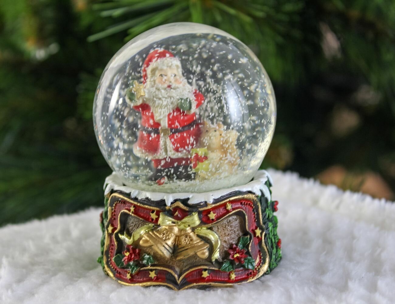 Снежный шар санта С озорным бельчонком, полистоун, стекло, 9 см, Sigro 50-2051-3