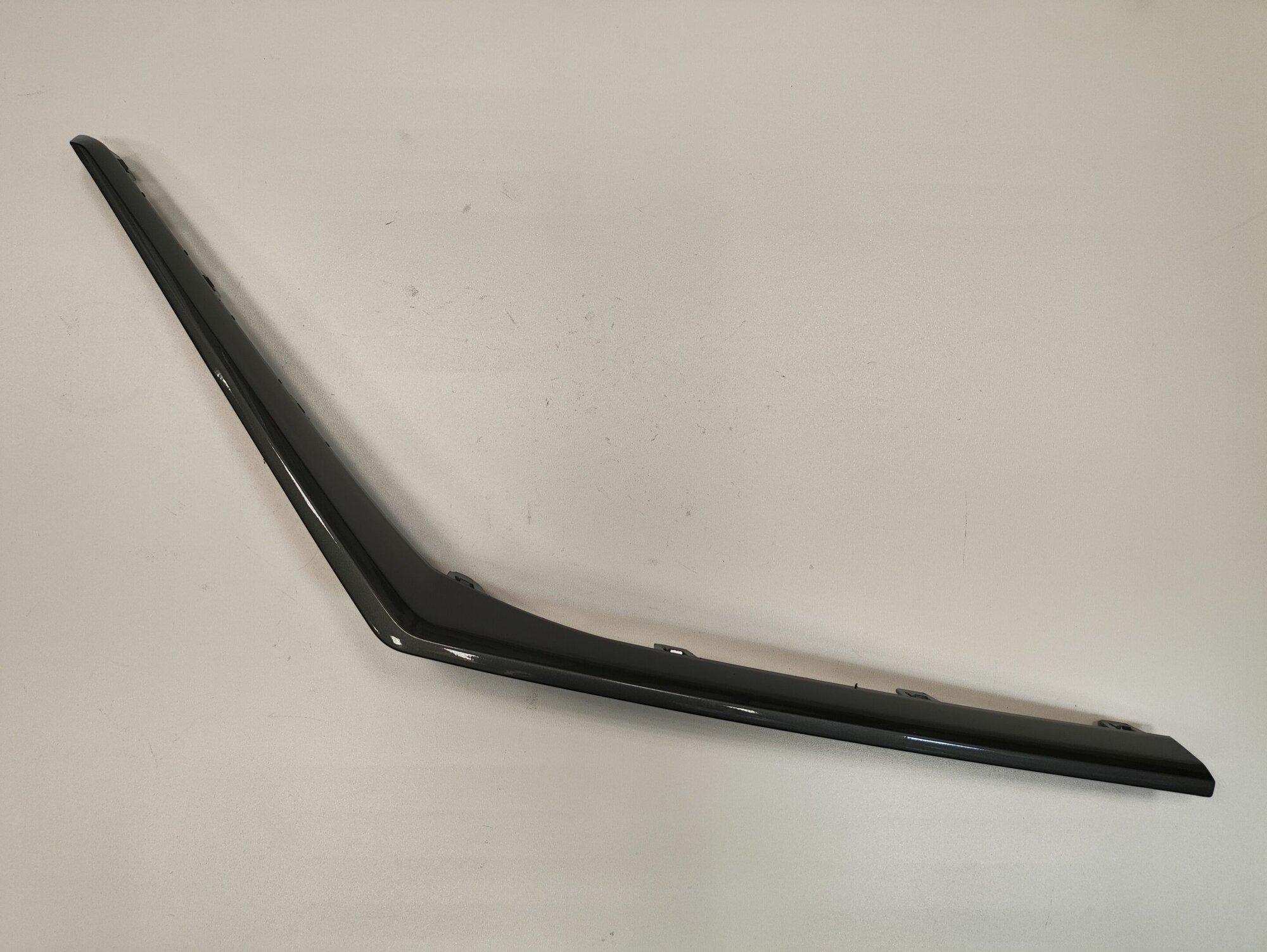 Молдинг бампера переднего правый Changan UNI-V [1.5 16V 7AMT лифтбэк Turbo] C281F2713012000