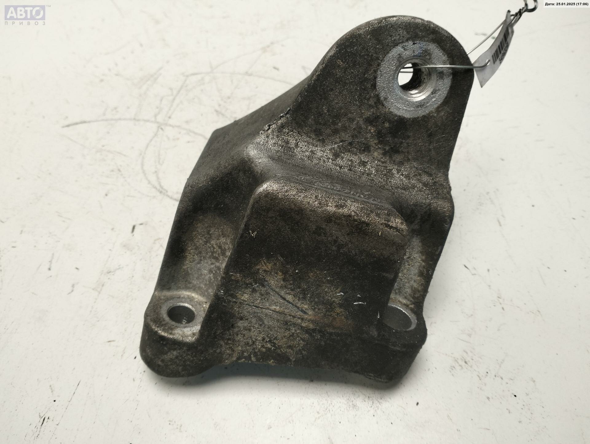 Кронштейн двигателя опорный Renault Megane 2 (2002-2008)