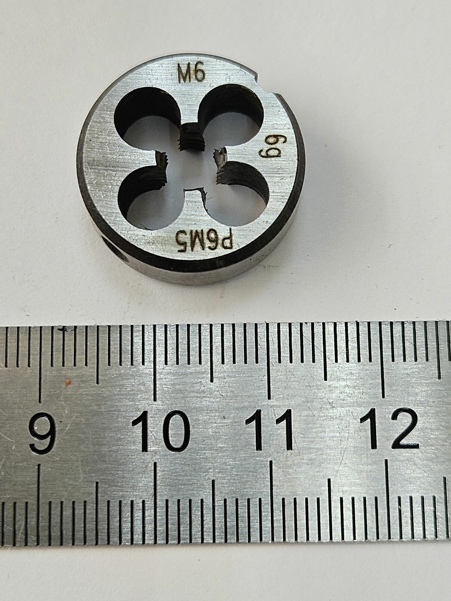 Плашка М6х1,0 Р6М5