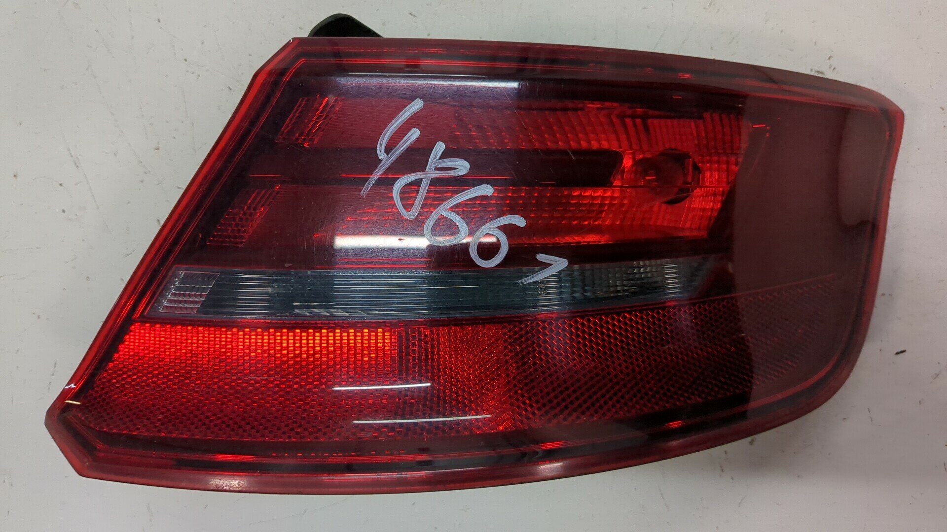 Фонарь (задний) правый Audi A3 (8V) Б/У