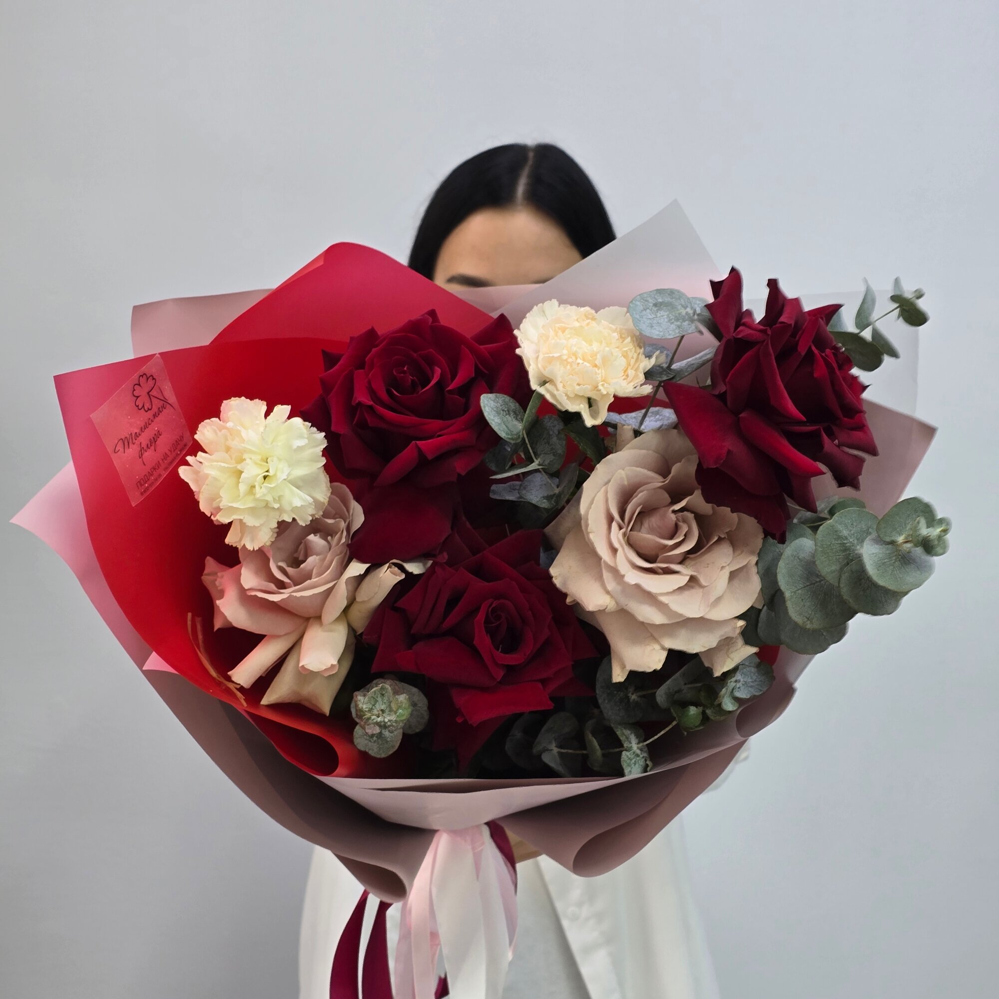 Букет Талисман Флора "Взгляни на меня", роза, эвкалипт, 40см