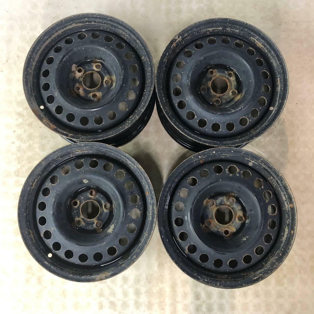 Колесные диски Штампованные 15x6.5 PCD 5x105 D56.1 ET39 (Реплика)