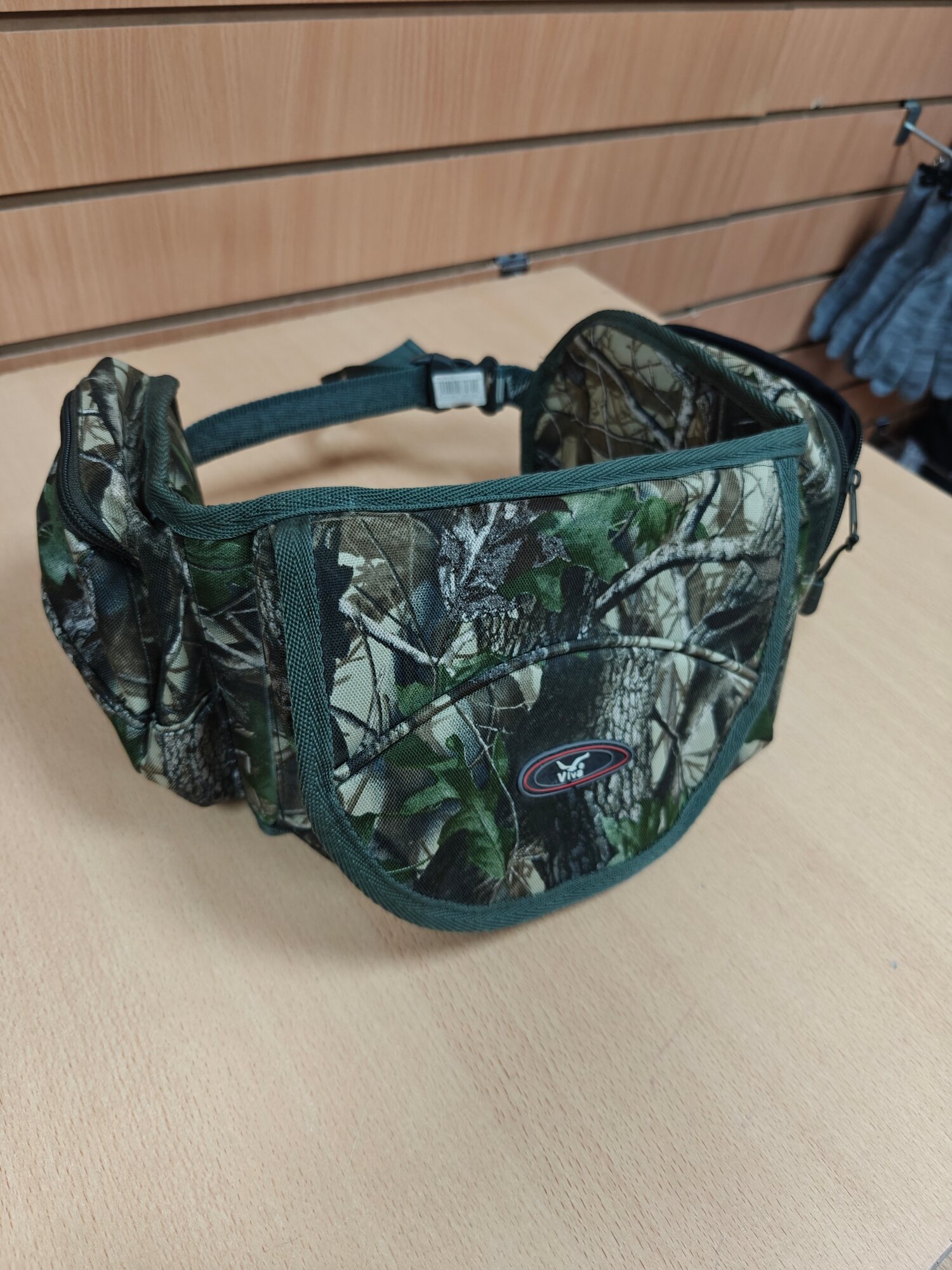 Пояс разгрузочный для рыбака, туриста, охотника VIVA, цвет КМФ с темя сумочками.