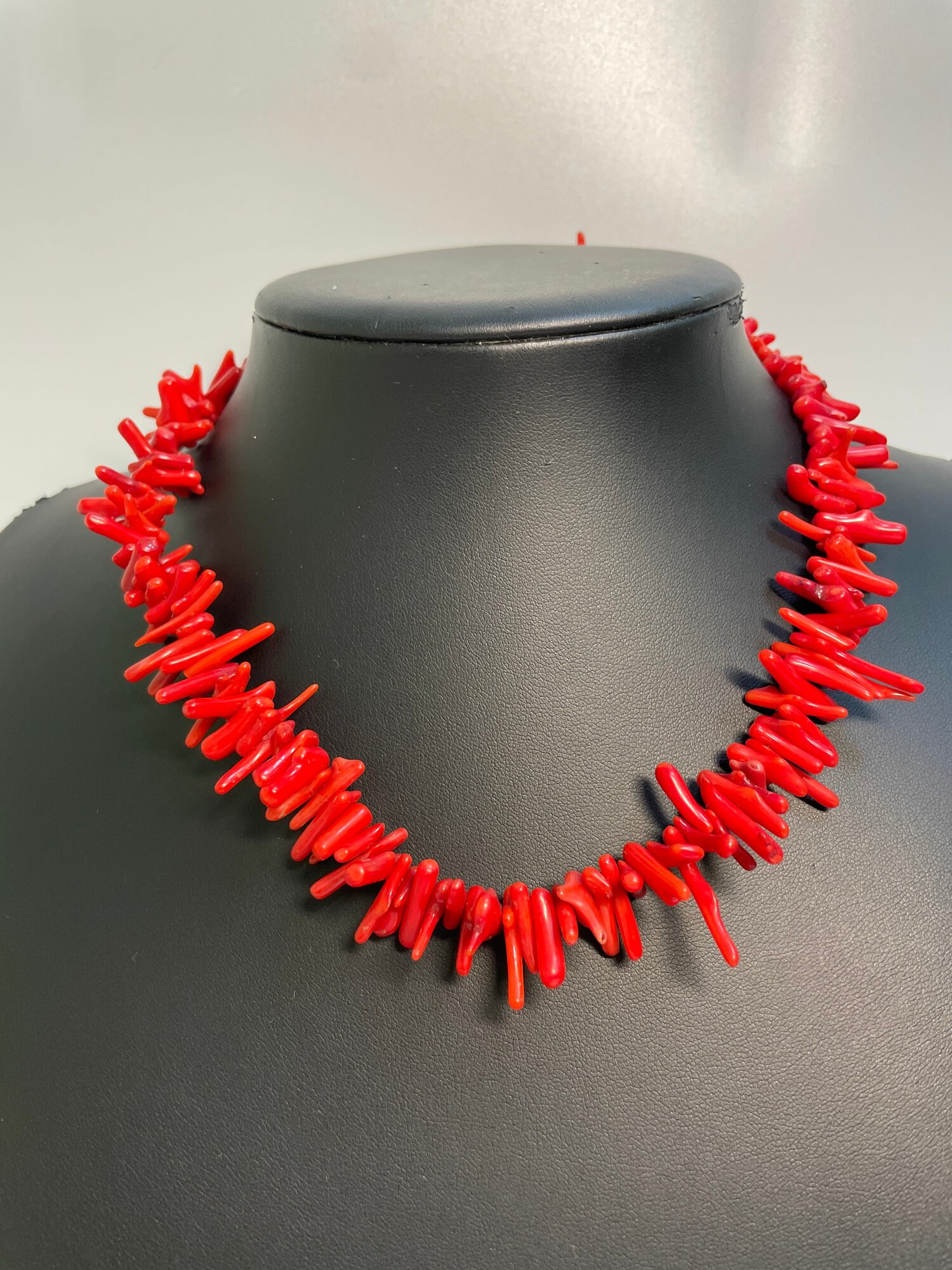 Винтажные бусы, коралл, времен СССР, длина 45 см.
