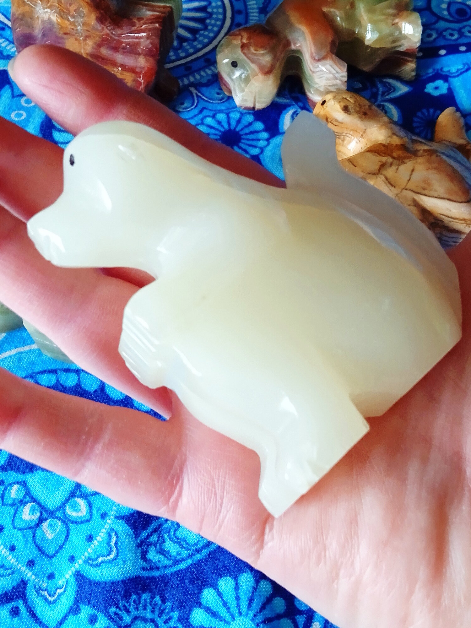 Фигурка Обезьянка из Оникса белый 80*25*70 мм оберег талисман мудрости, храбрости, ловкости