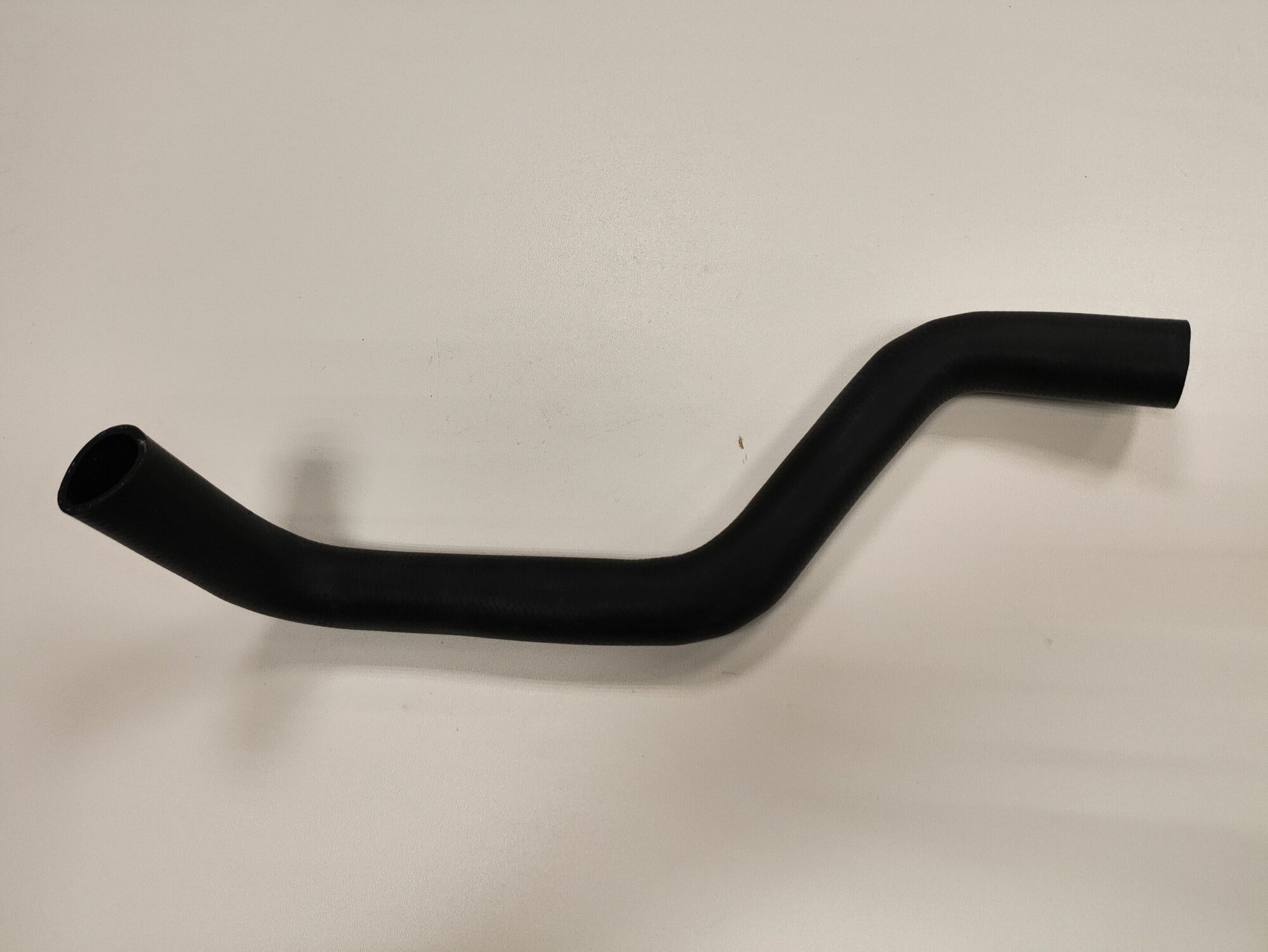 Патрубок радиатора верхний Lifan X60 [1.8 16V 5MT внедорожник] S1303110