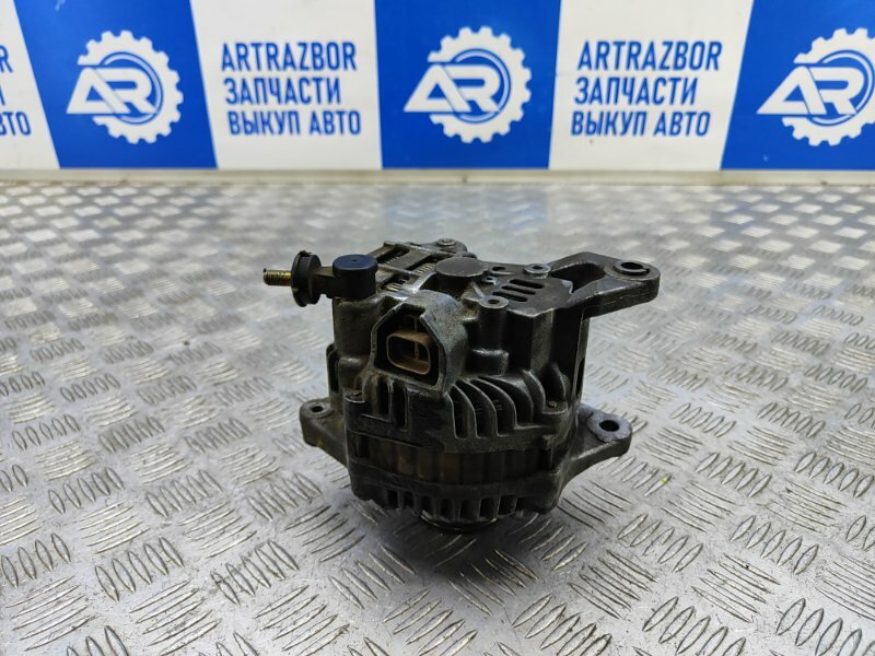 Б/У Генератор Nissan Sunny / Ниссан Санни 1.6 QG16DE 107 Л.С 2003