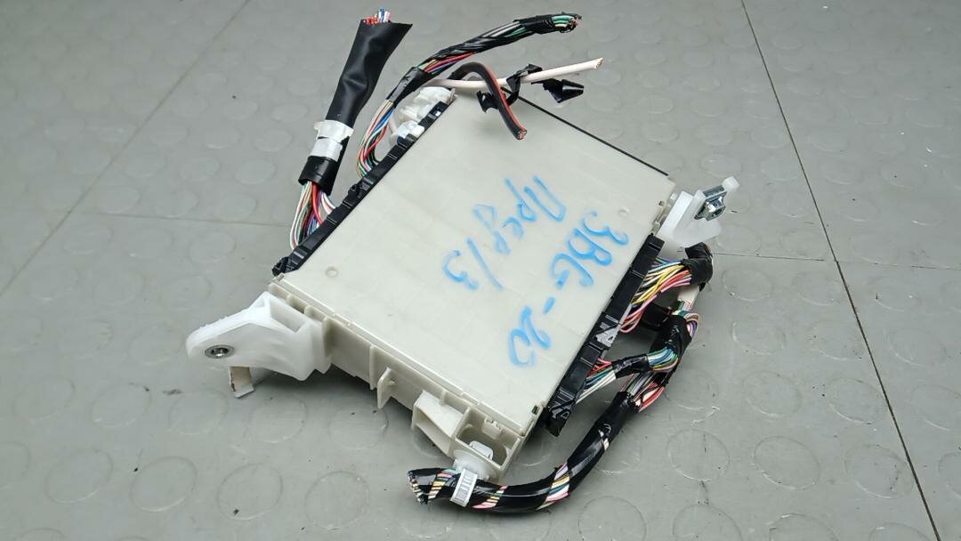 Блок предохранителей Toyota C-HR 2017 82730F4010