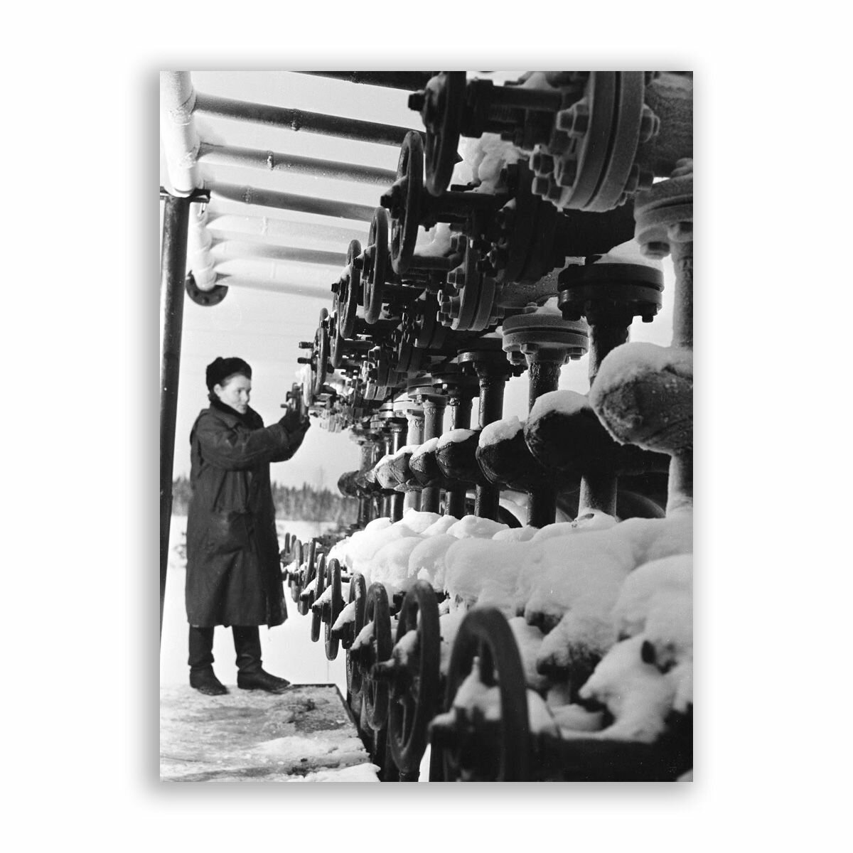 Советский постер, плакат на бумаге / Советские рабочие / Размер 40 x 53 см