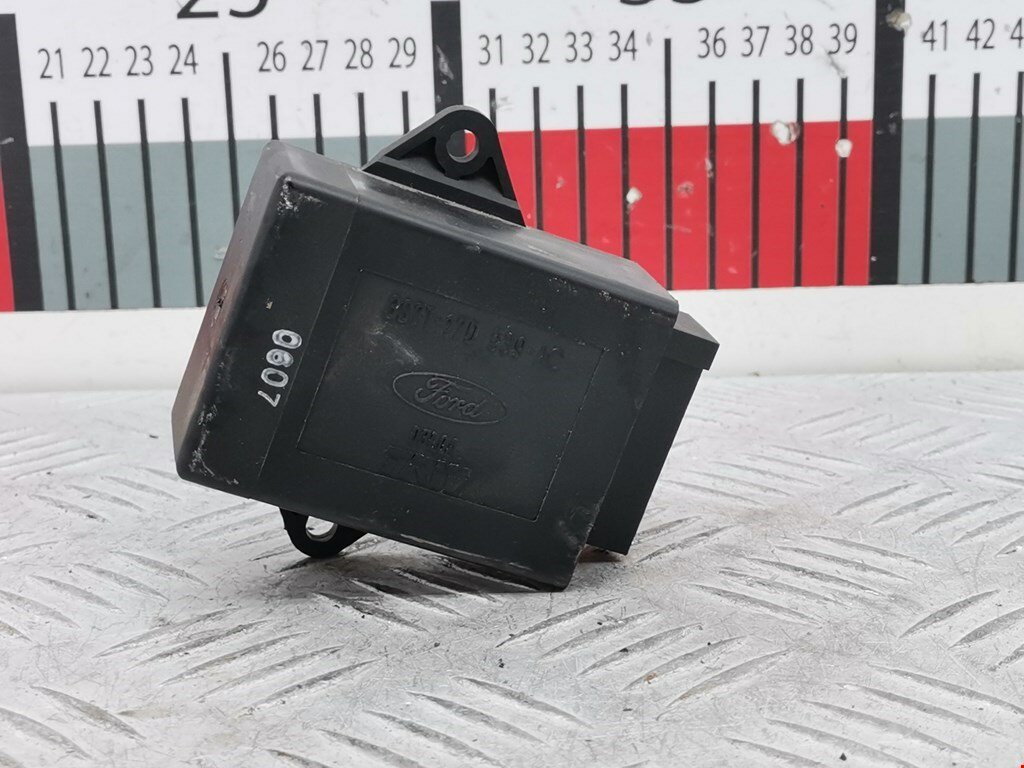 Блок управления светом Ford Mondeo 3 3S7T17D539AC арт. 1998943