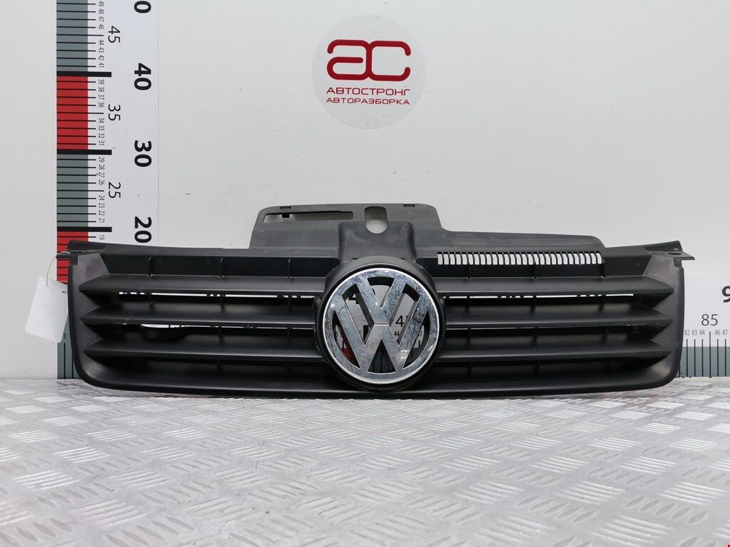 Решетка радиатора Volkswagen Polo 4 6Q0853653C арт. 1894625